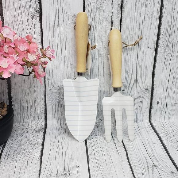 Other | Nwtdecorative Garden Wooden Handle Tools Set Of 2 | Poshmark